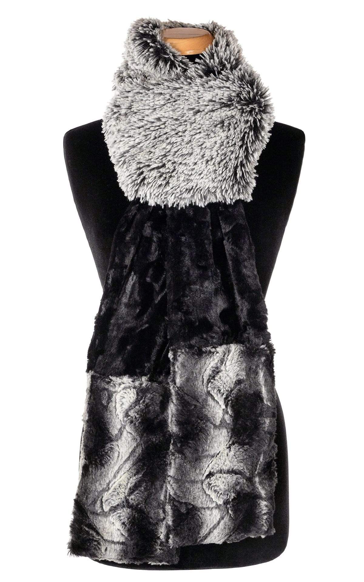 Tri-Color Scarf - With Pockets - Silver Tipped Fox Black / Cuddly Black ...