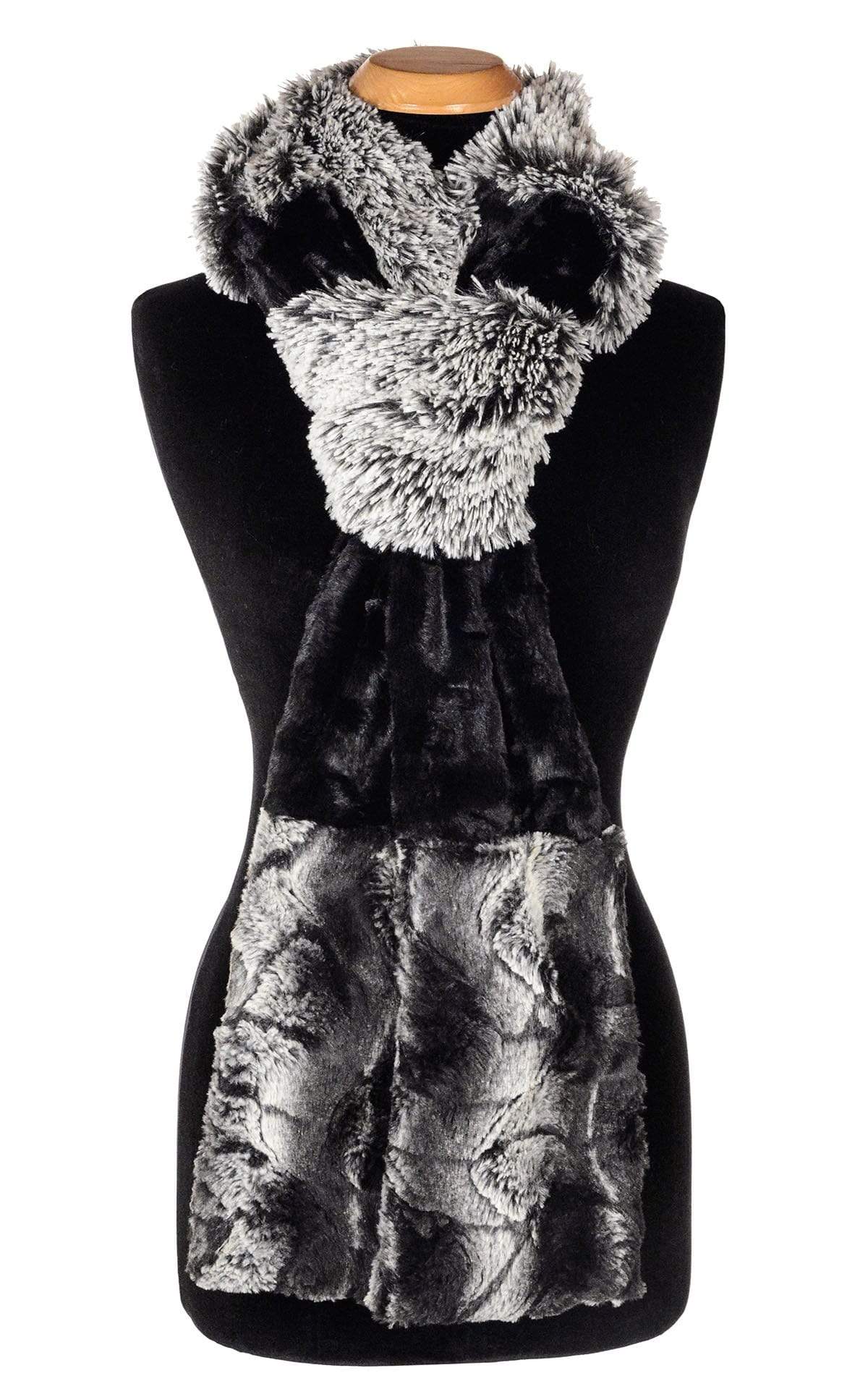 Tri-Color Scarf - With Pockets - Silver Tipped Fox Black / Cuddly Black ...